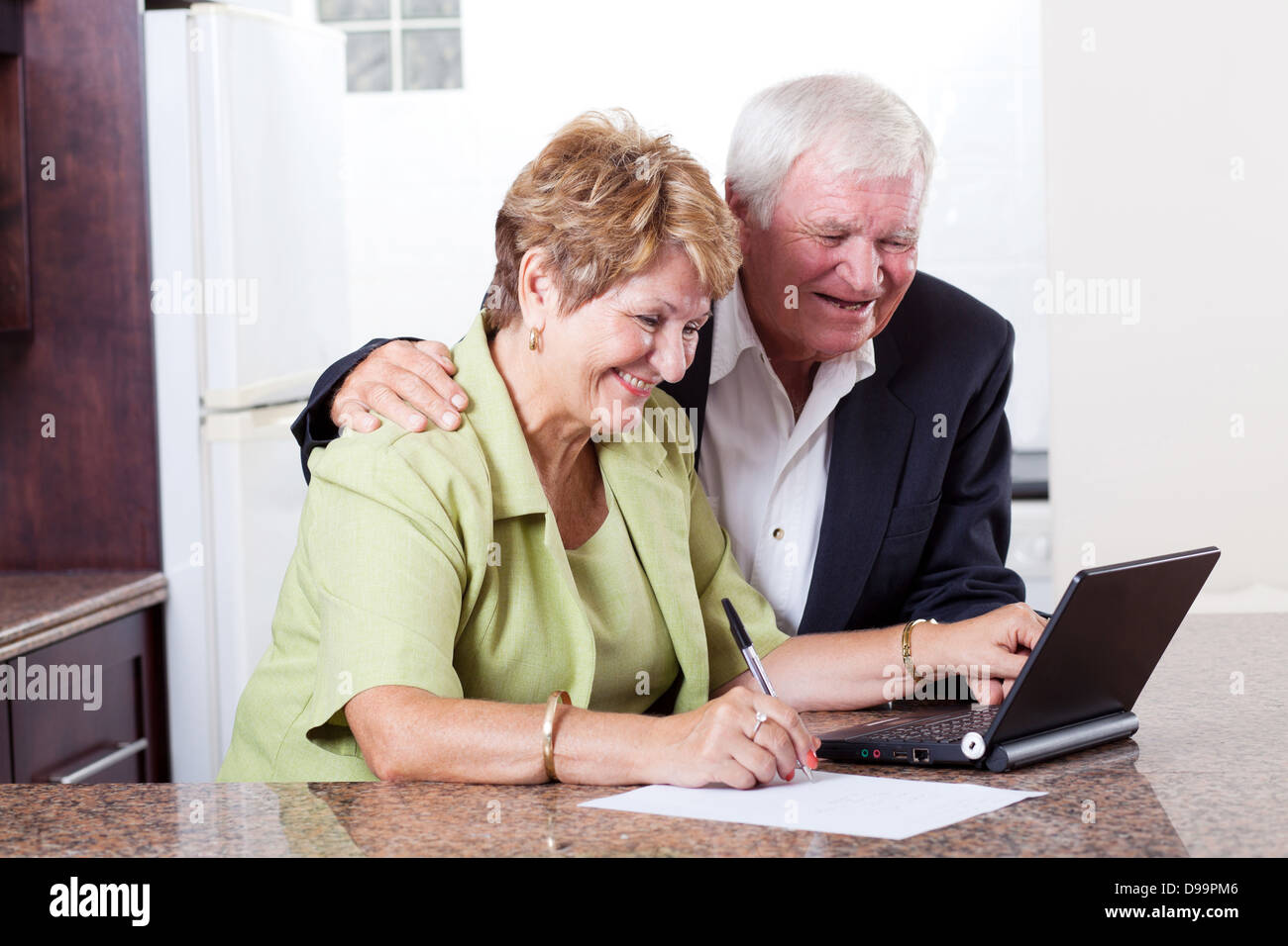 Bank balance computer hi-res stock photography and images - Alamy