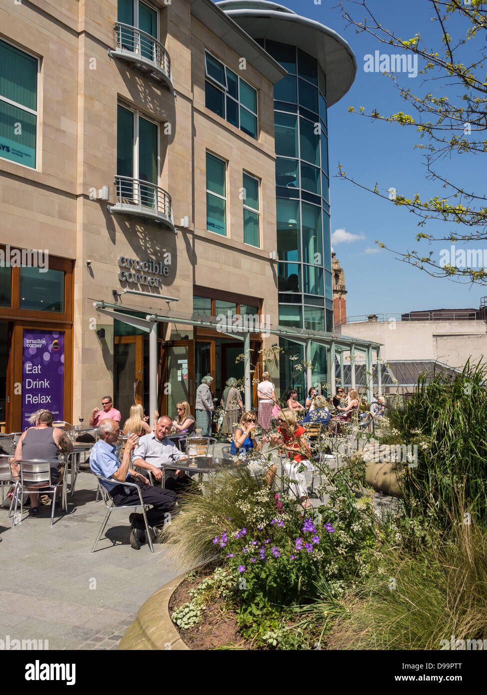 Alfresco dining at Crucible Corner Tudor Square in Sheffield city ...