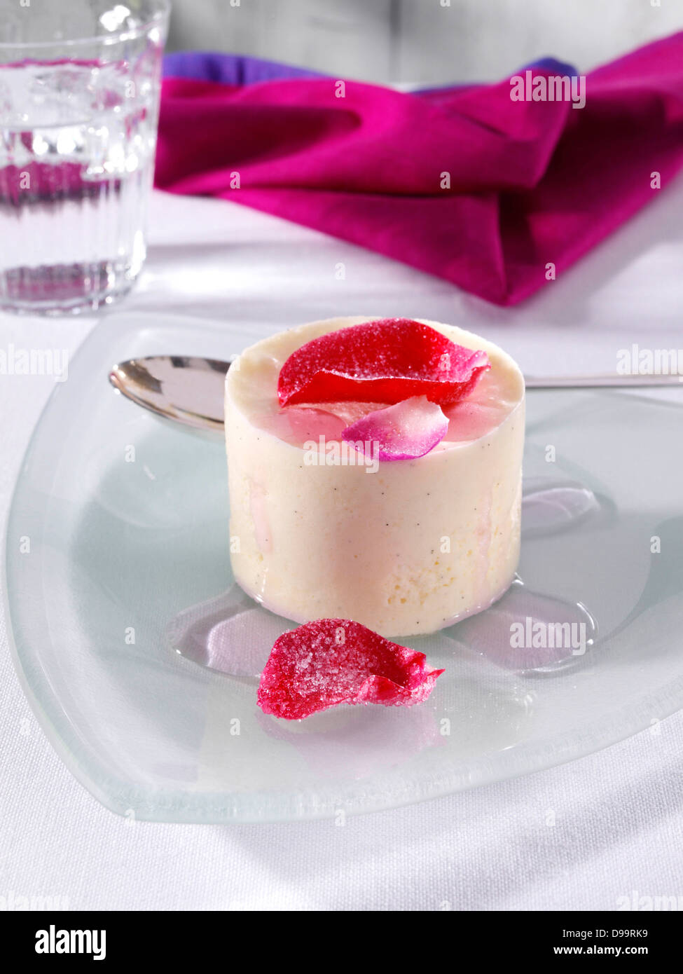 Individual vanilla mousse hi-res stock photography and images - Alamy