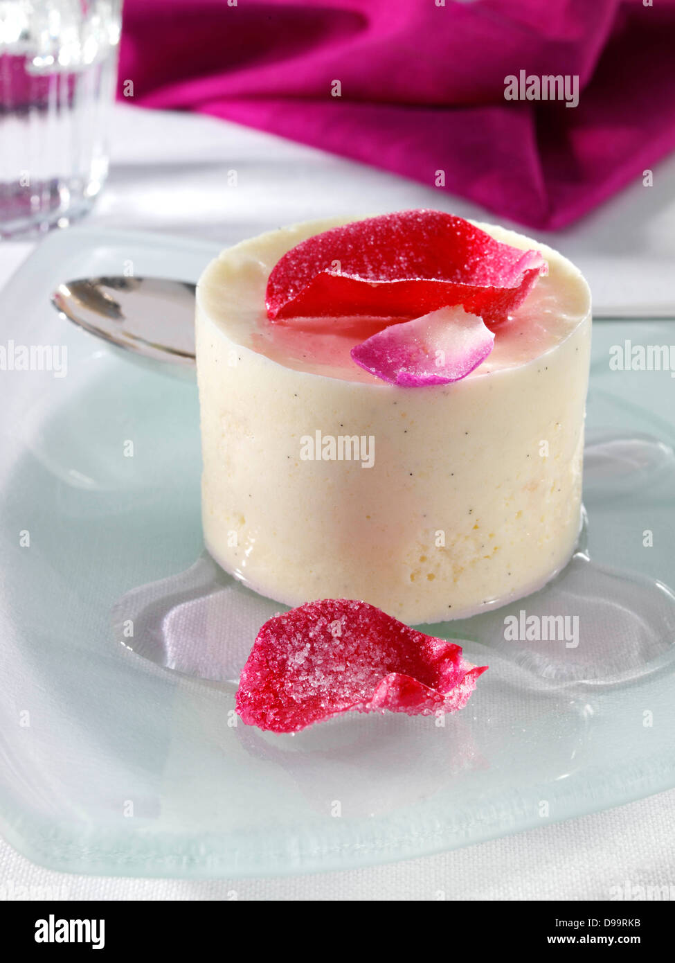 Individual vanilla mousse hi-res stock photography and images - Alamy