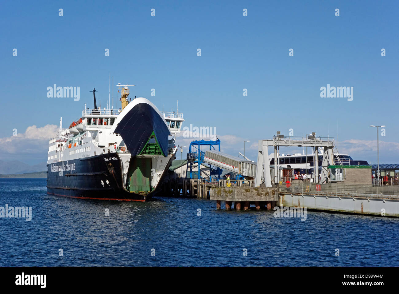 Caledonian MacBrayne car and passenger ferry Isle of Mull arriving at ...