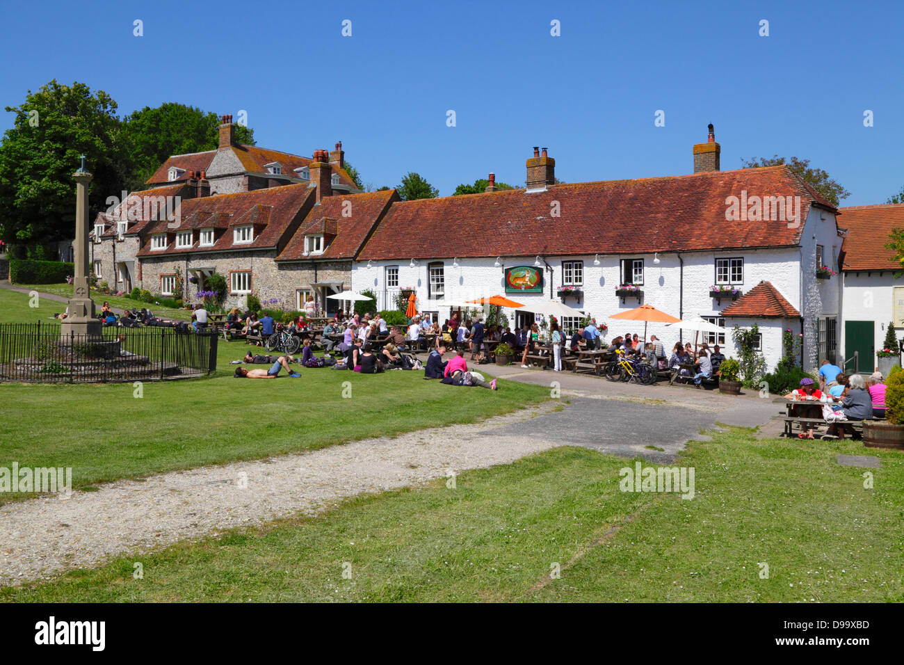 Picturesque tiger inn east dean hi-res stock photography and images - Alamy