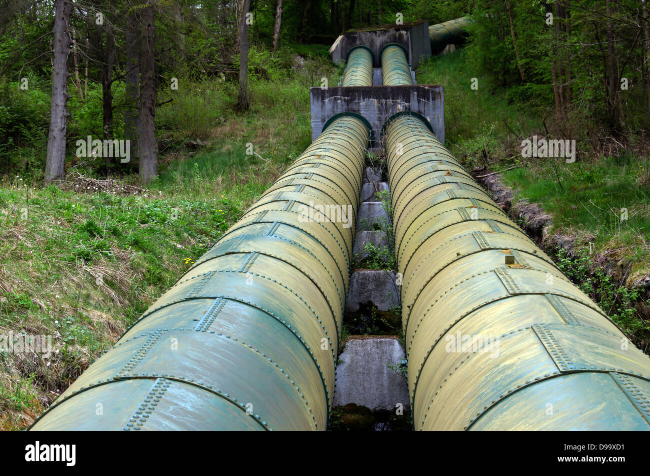Bonnington hydroelectric power station hi-res stock photography and ...
