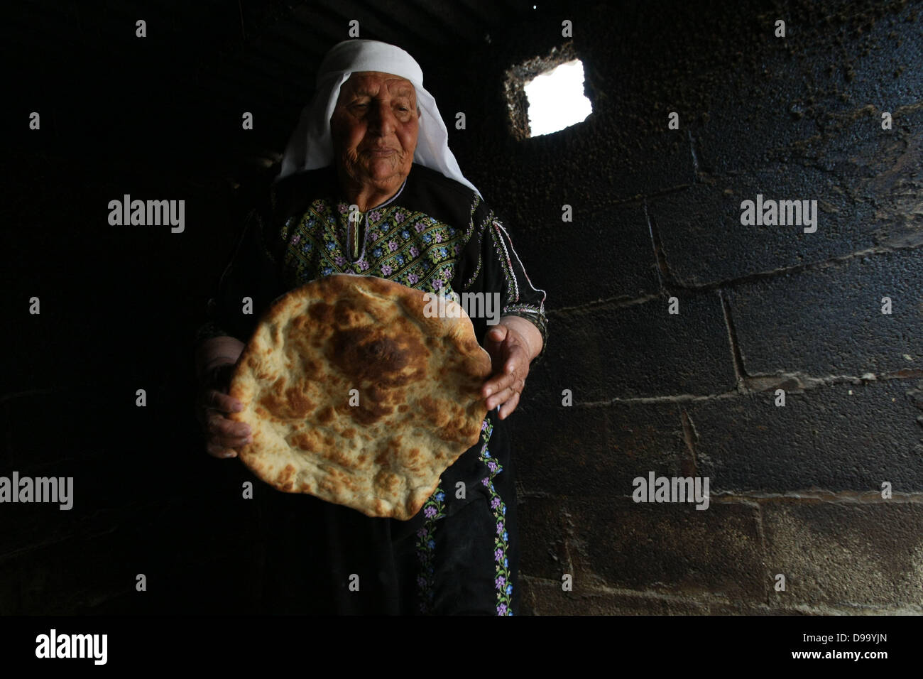 Laffa bread hi-res stock photography and images - Alamy