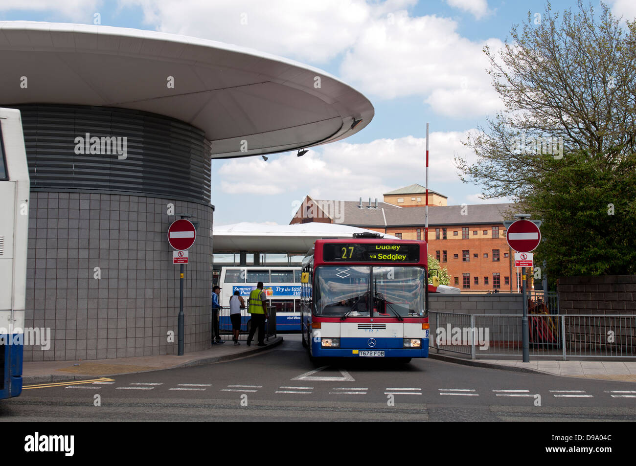 Bus leaving Wolverhampton bus station, West Midlands, England, UK Stock ...