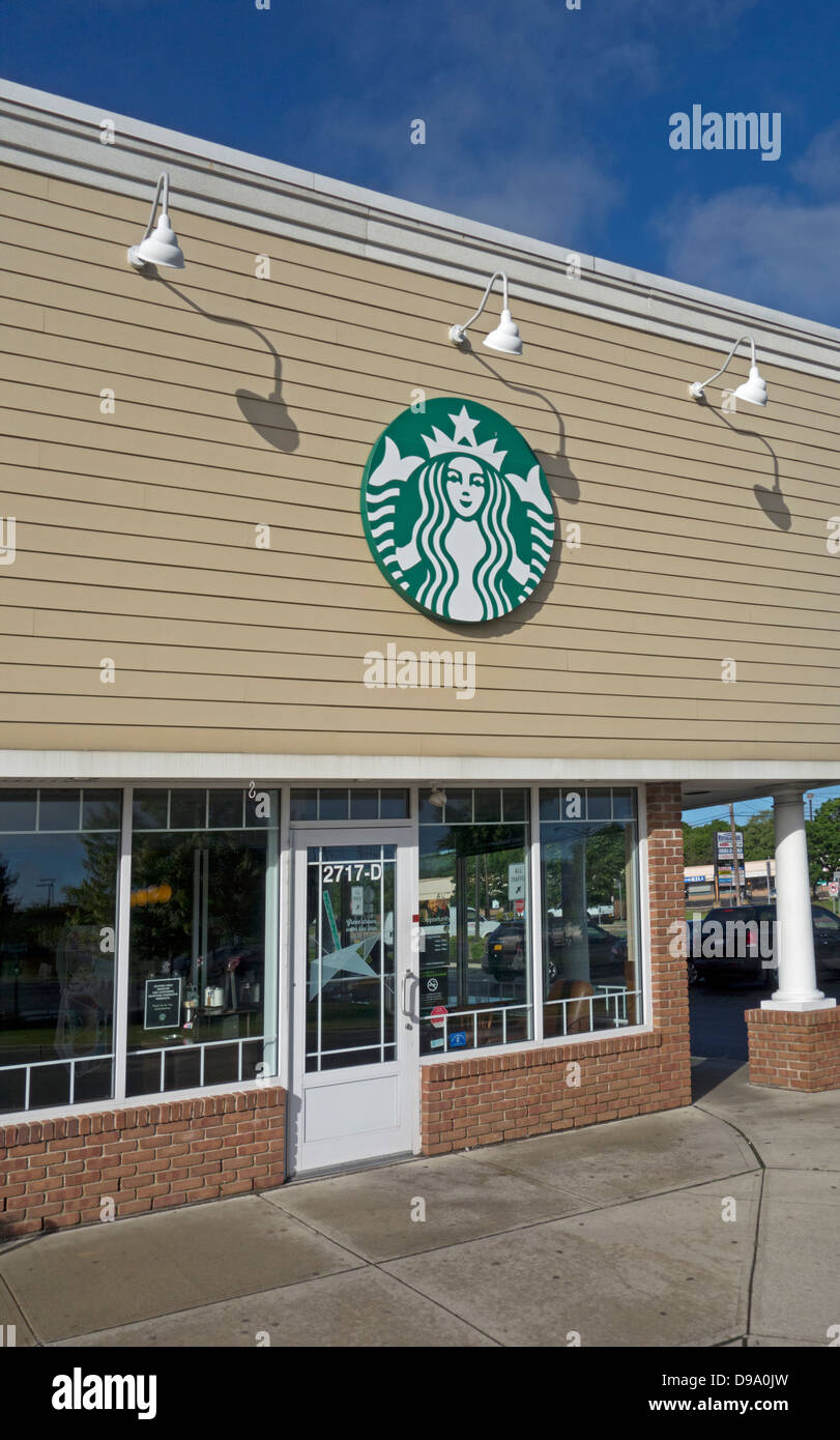 Starbucks coffee store Stock Photo - Alamy