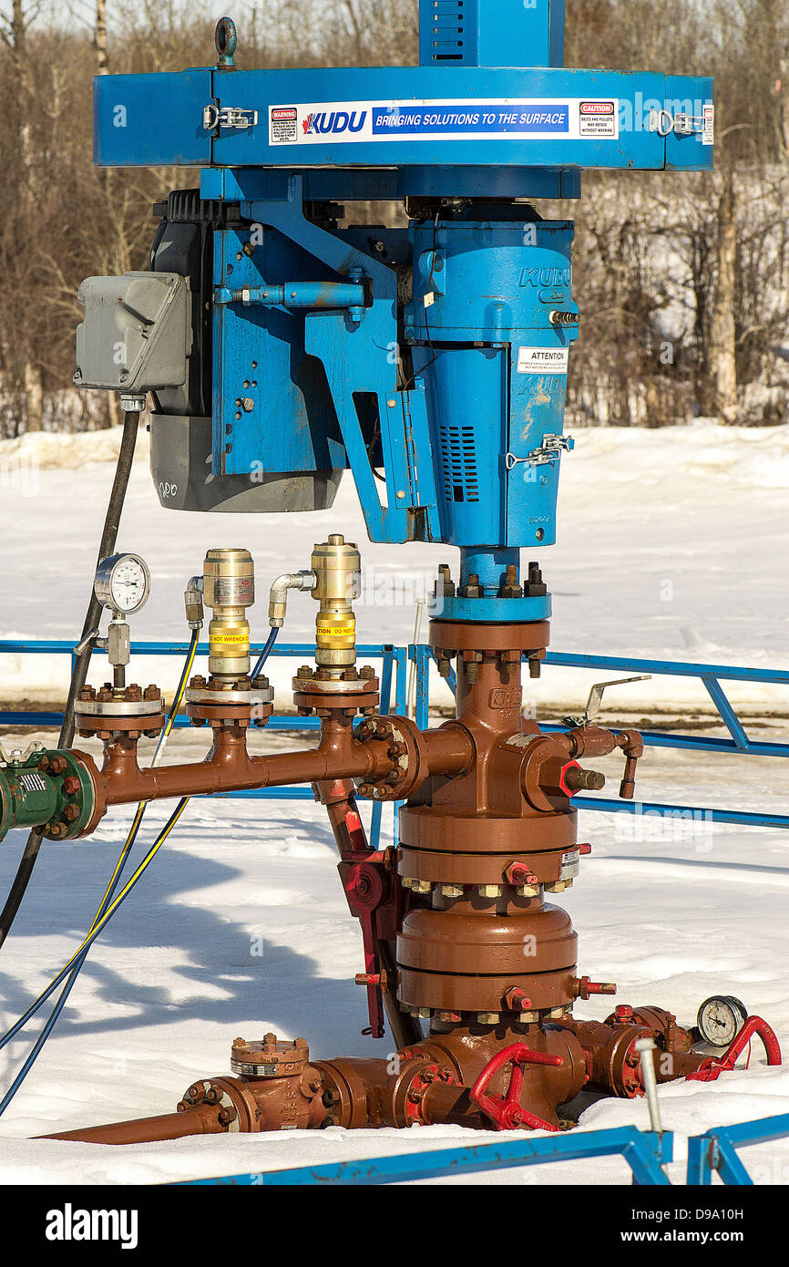 Extraction of petroleum hi-res stock photography and images - Alamy