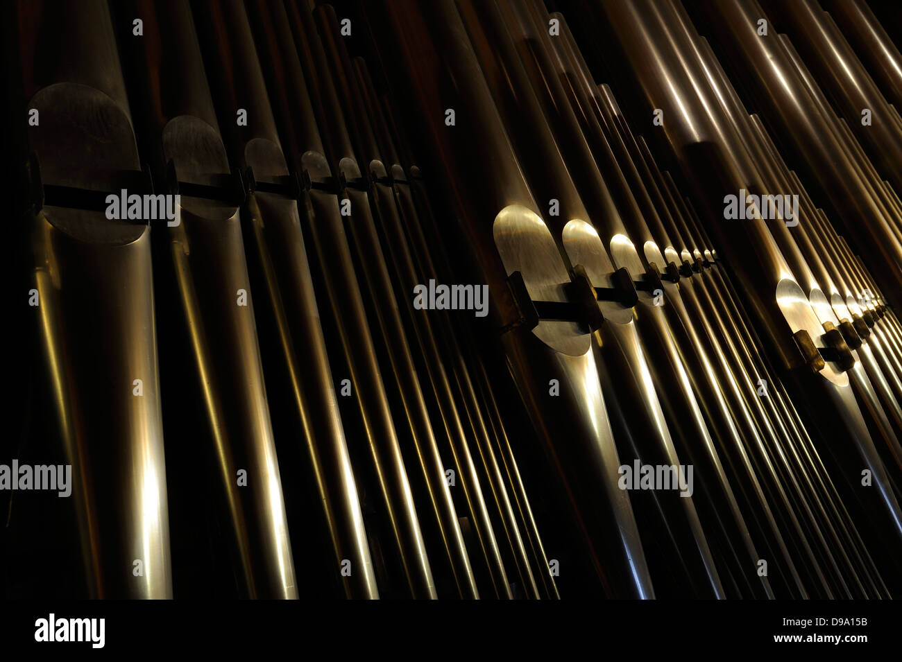 Church organ flue pipes hi-res stock photography and images - Alamy