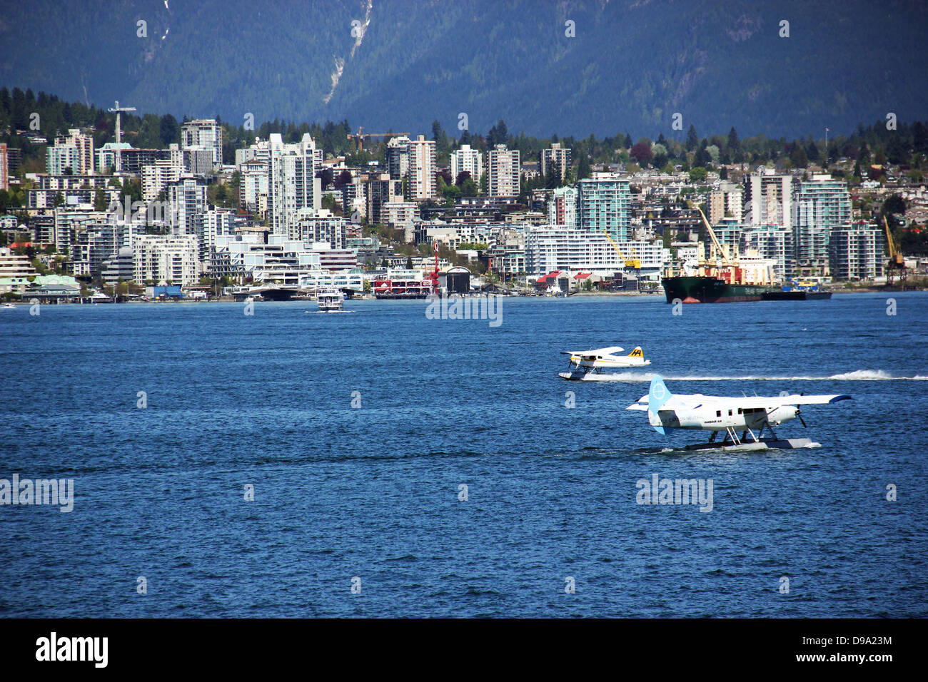 Plane float hi-res stock photography and images - Alamy