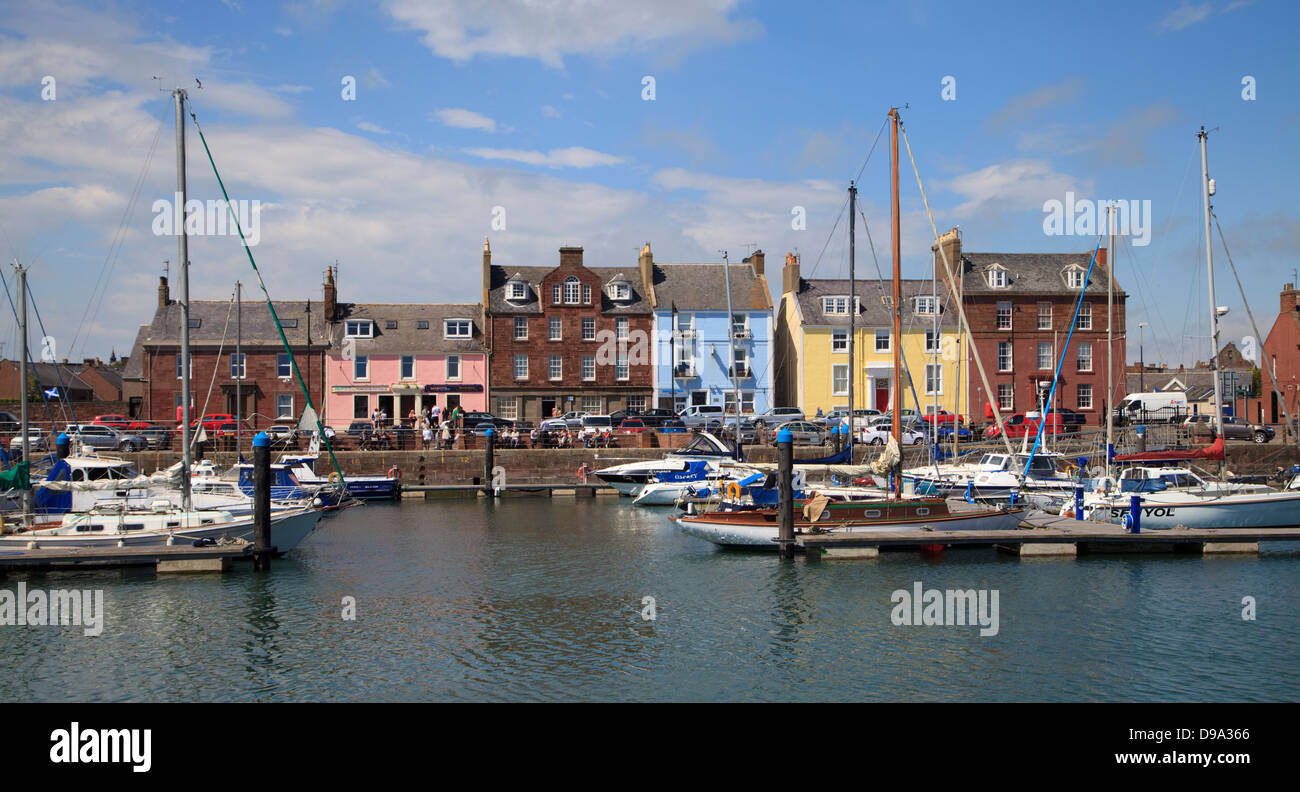 Quayside with buildings hi-res stock photography and images - Alamy