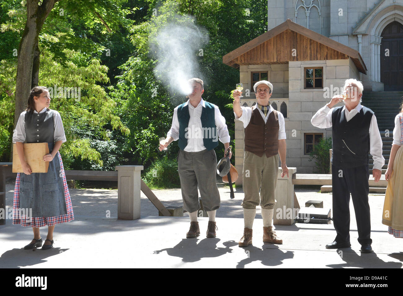 Lisa Haehnel (Baerbele), Reinhard Danner (Richard), Wolfram B. Mayer ...