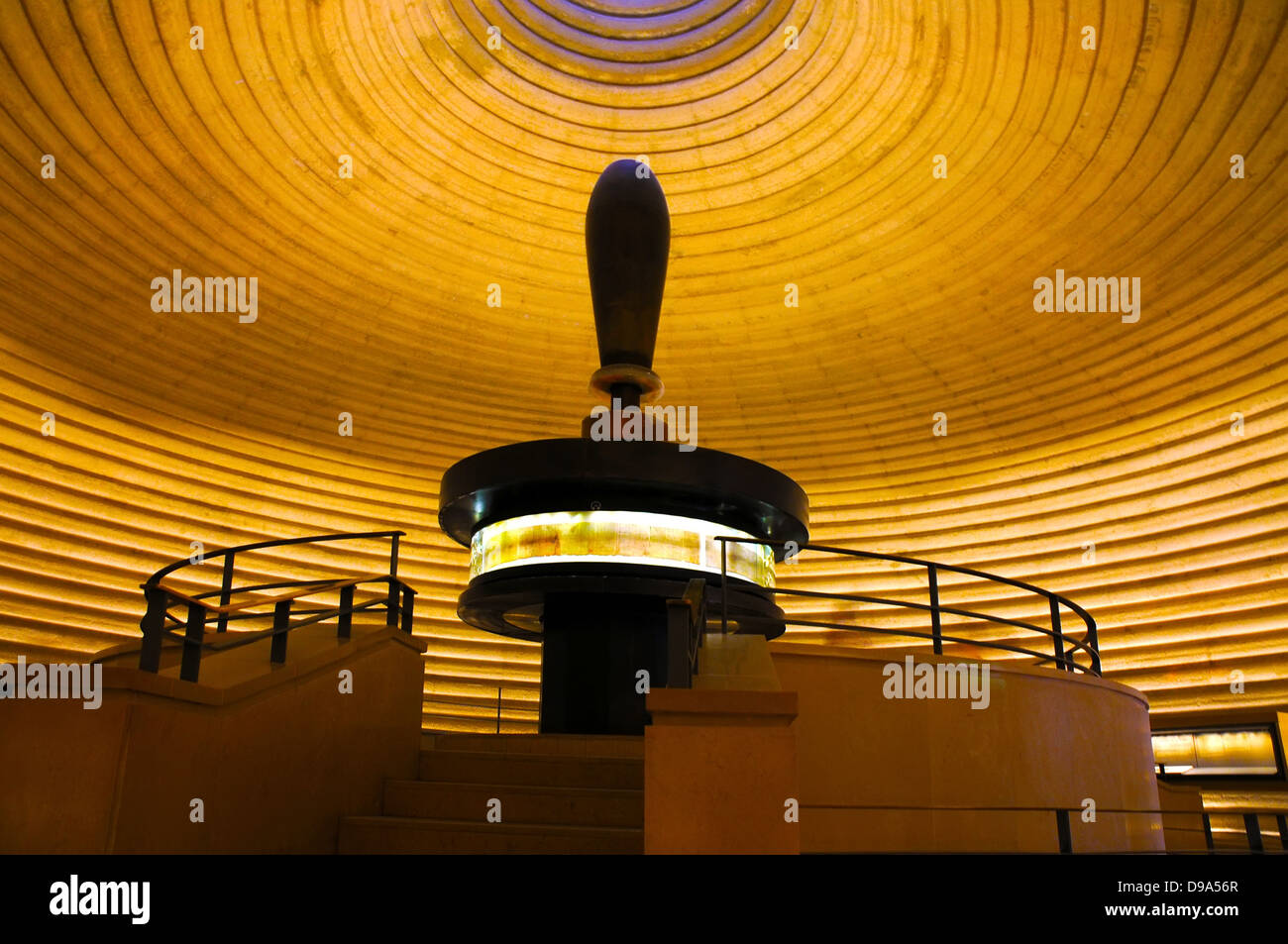 Torah shrine hi-res stock photography and images - Alamy