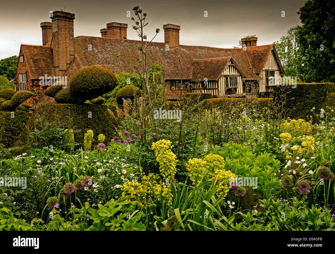 Great dixter garden hi-res stock photography and images - Alamy