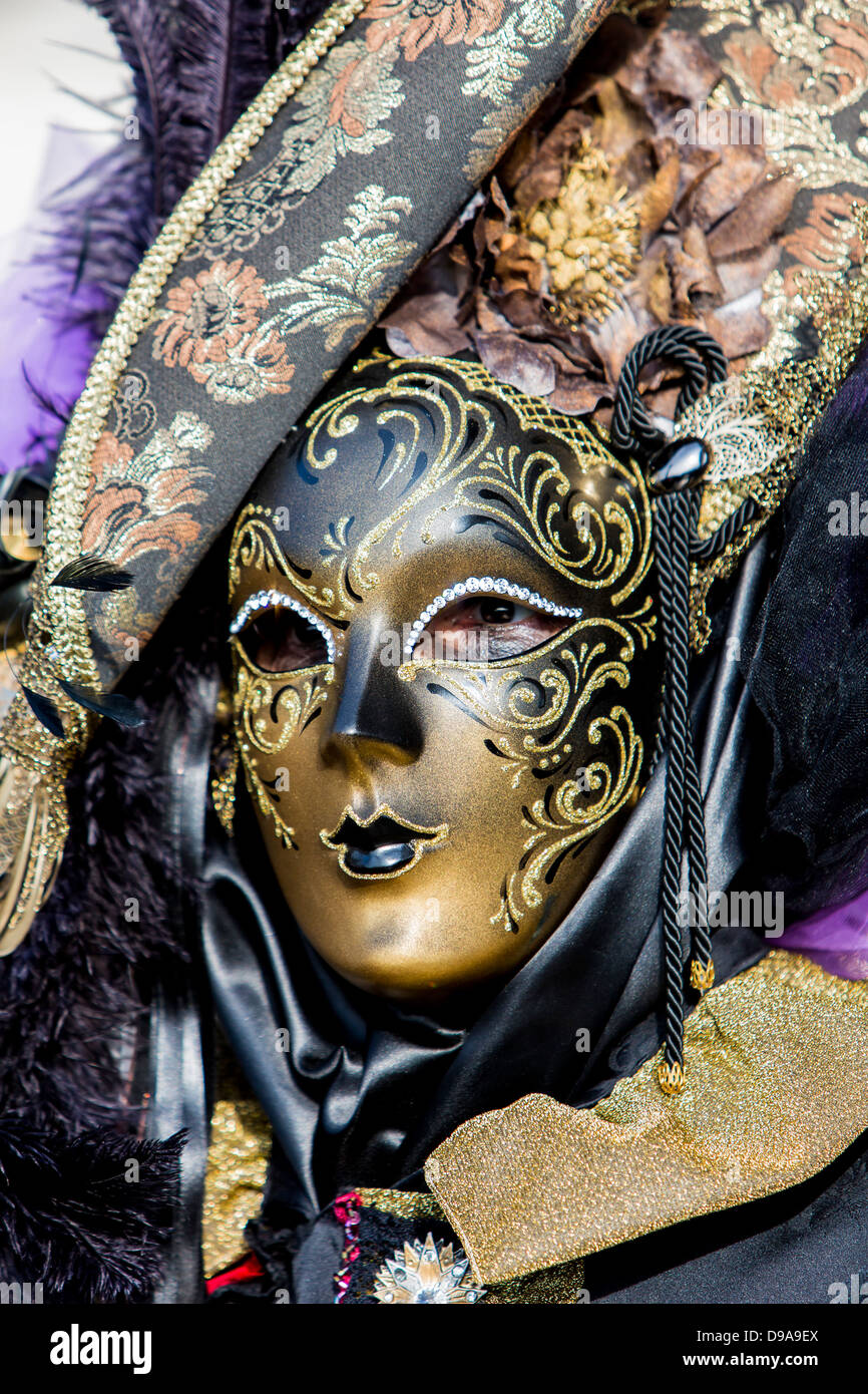 Traditional venetian carnival mask Stock Photo - Alamy