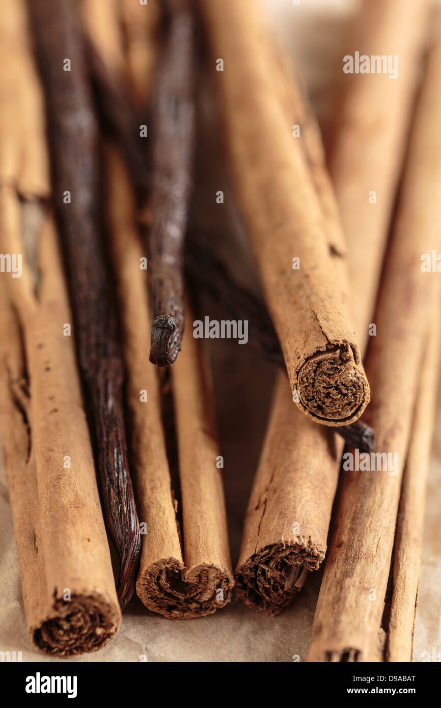 Pod cinnamon hi-res stock photography and images - Alamy