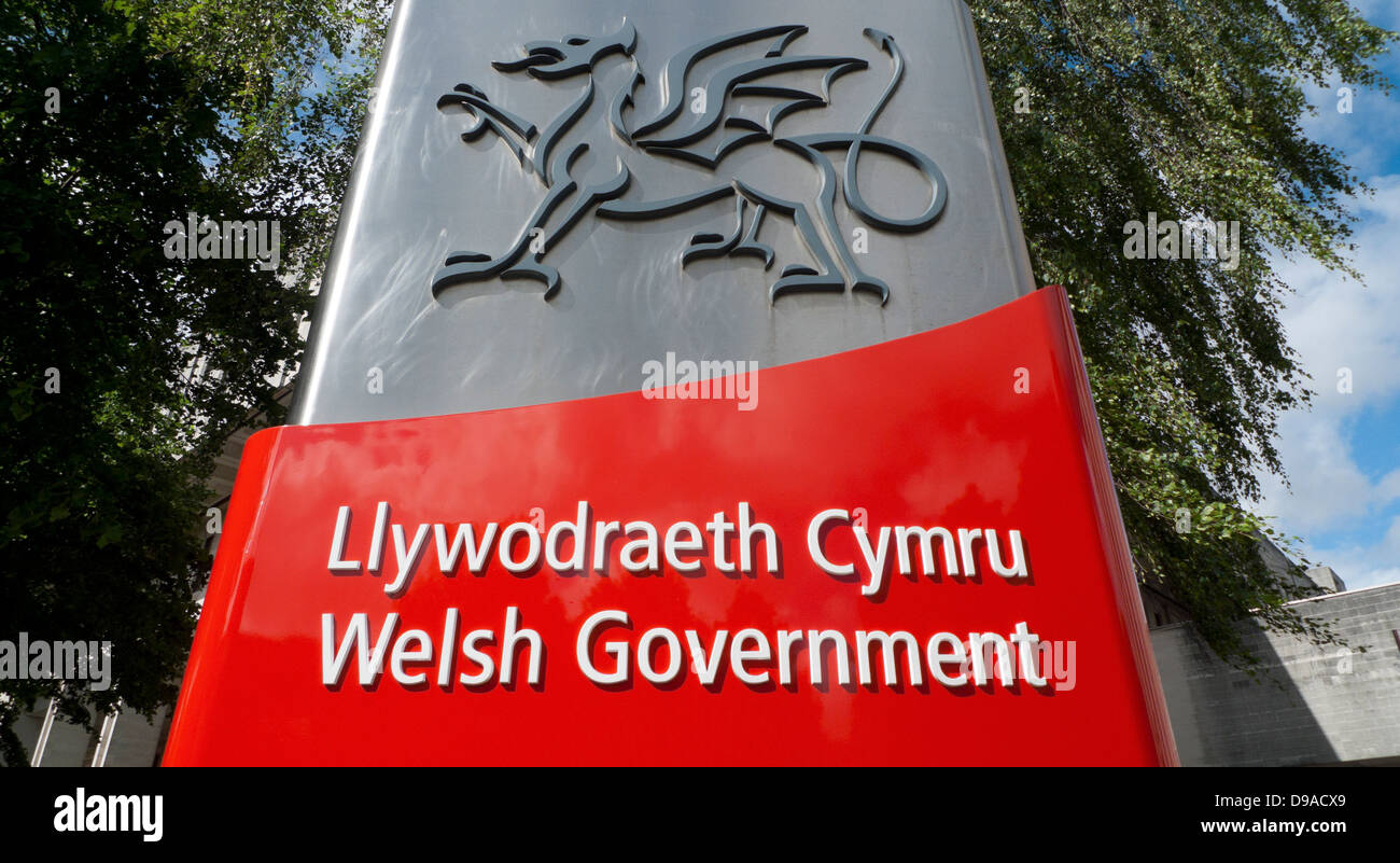 Welsh Language Signs Stock Photos & Welsh Language Signs Stock Images ...