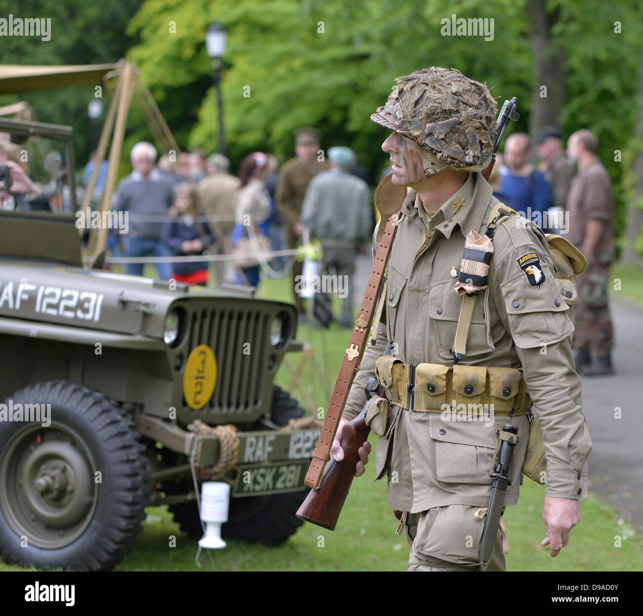 Harrogate, Yorkshire, UK. 16th June, 2013. A man dressed in military ...
