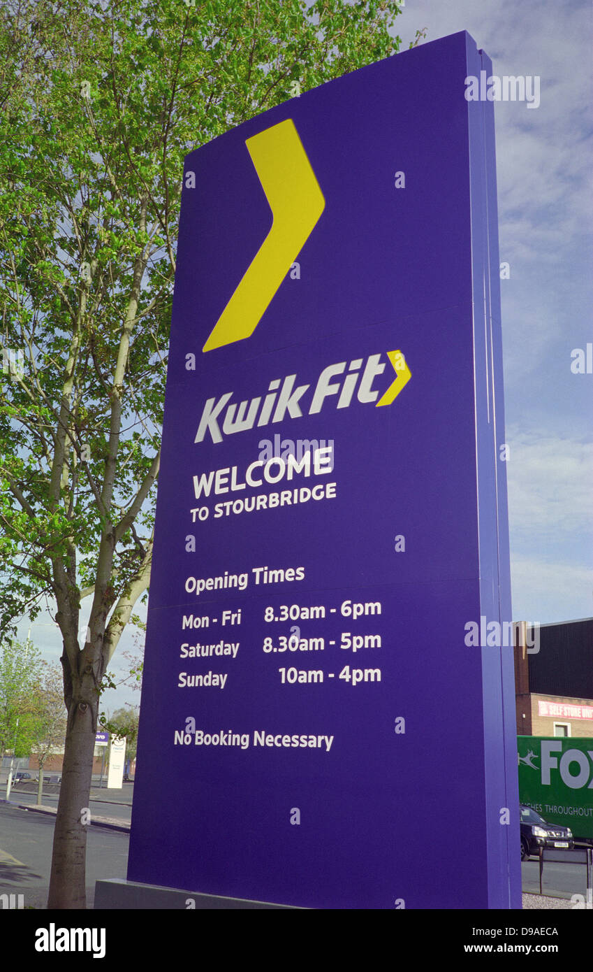 Kwikfit signs hi-res stock photography and images - Alamy
