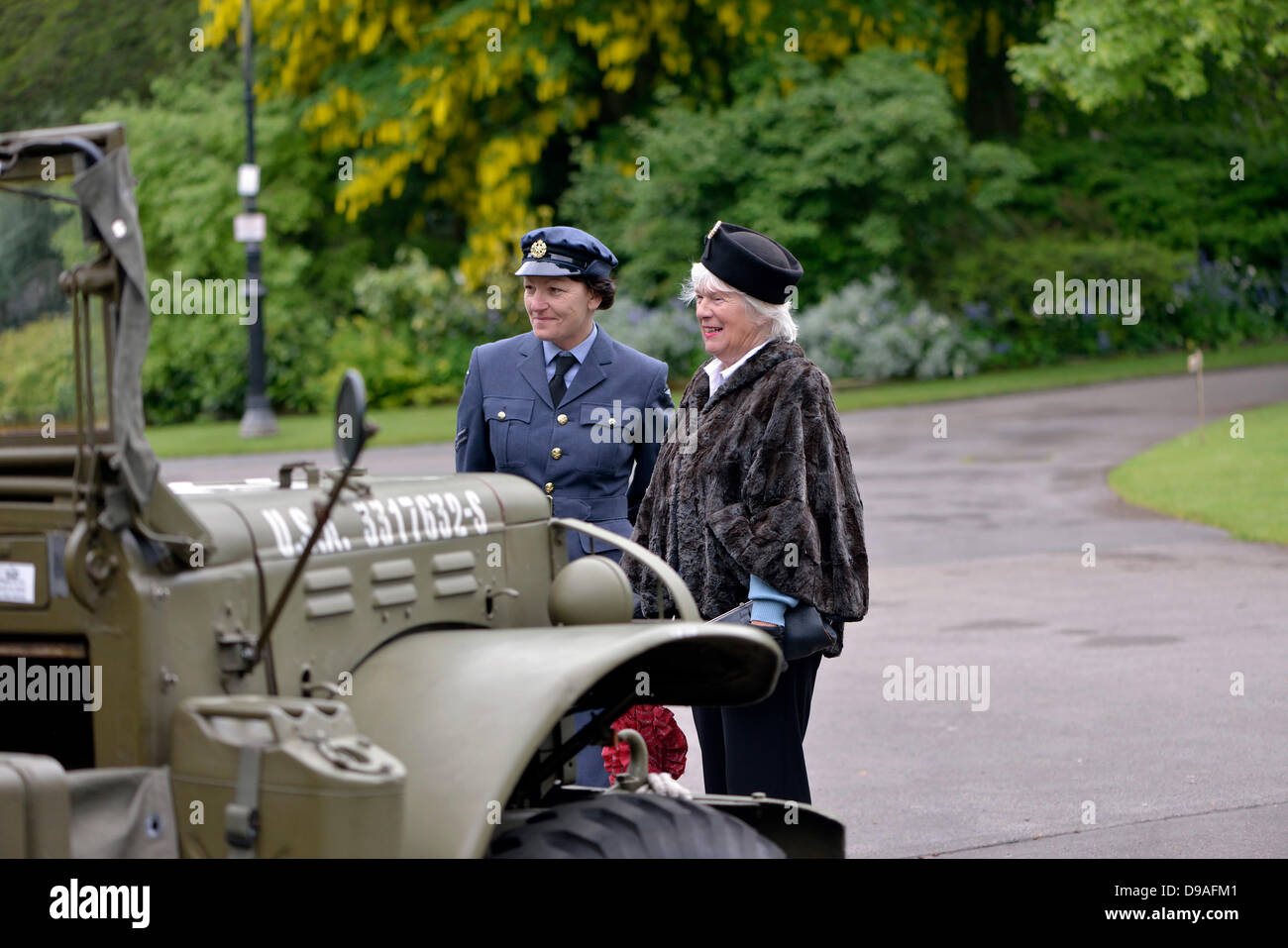 Dress uniform raf hi-res stock photography and images - Alamy