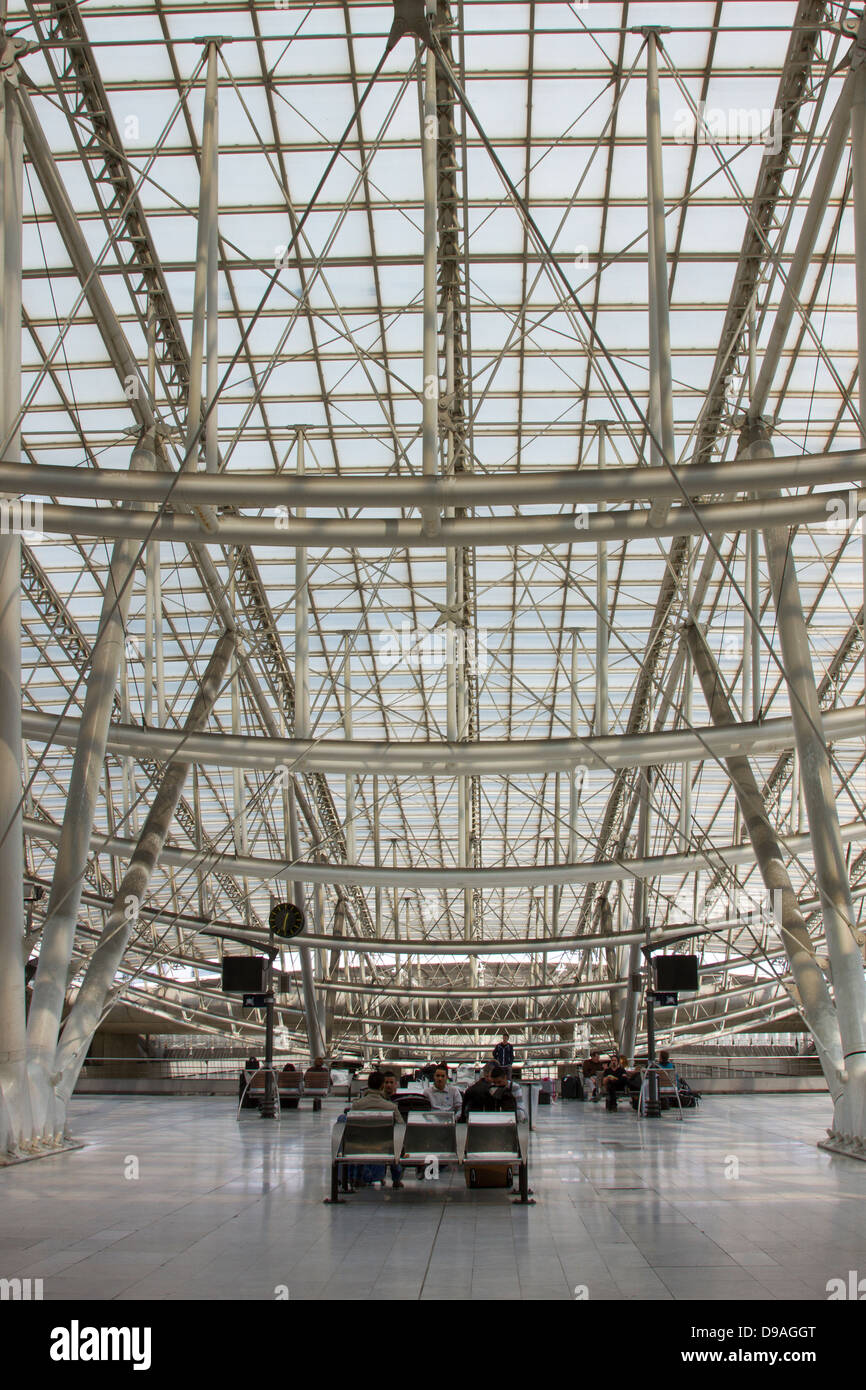 Atrium seating hi-res stock photography and images - Alamy