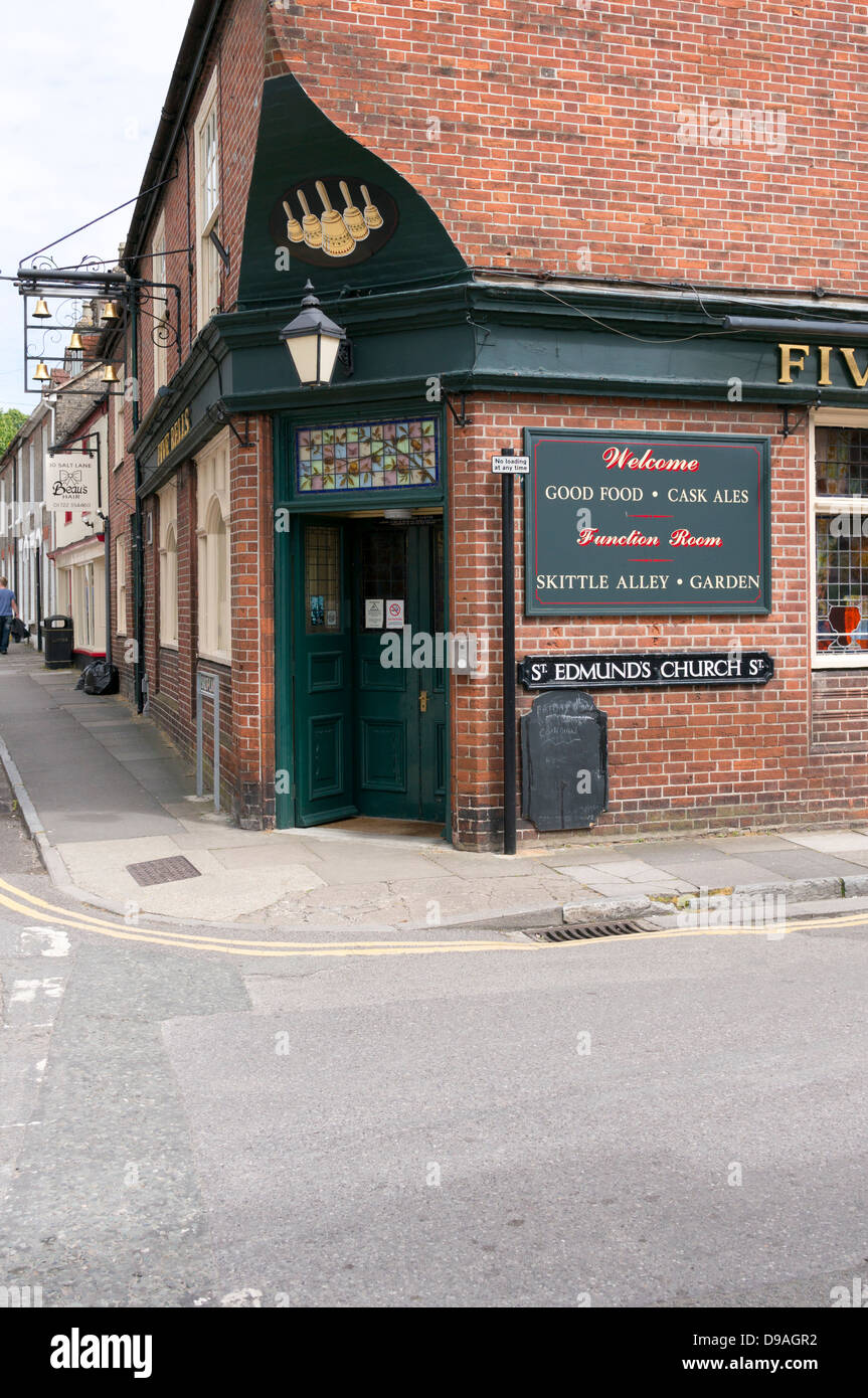 Sign and entrance to the 5 Bells public house Stock Photo - Alamy