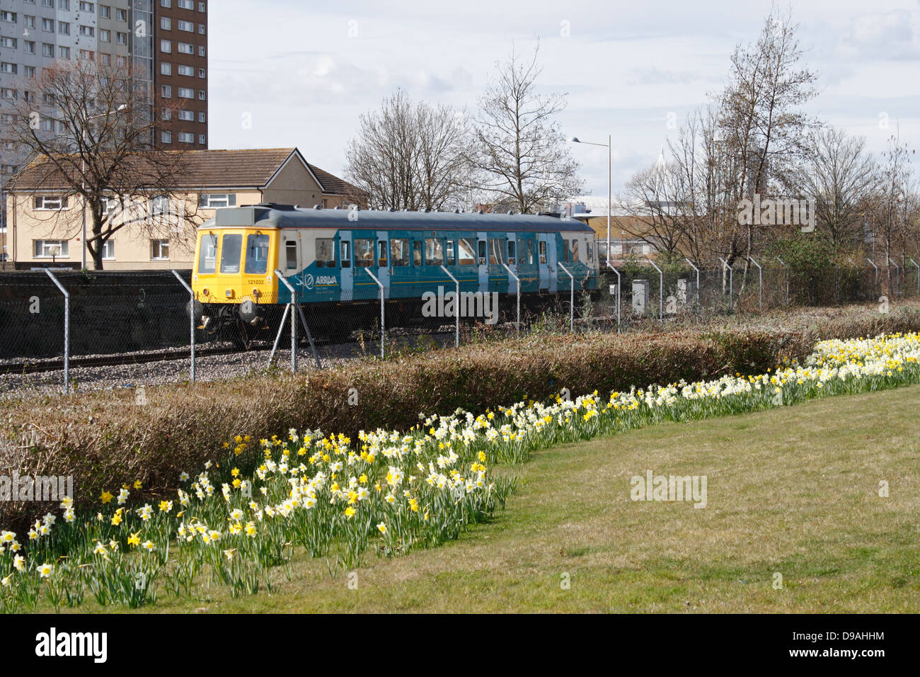 Single carriage commuter train serving the Cardiff Bay to Queens st ...