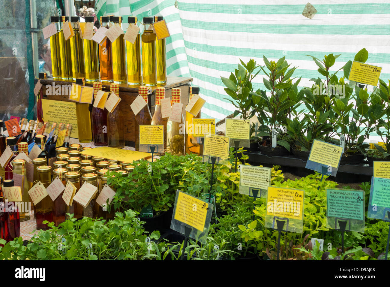 Farmers market stall hi-res stock photography and images - Alamy