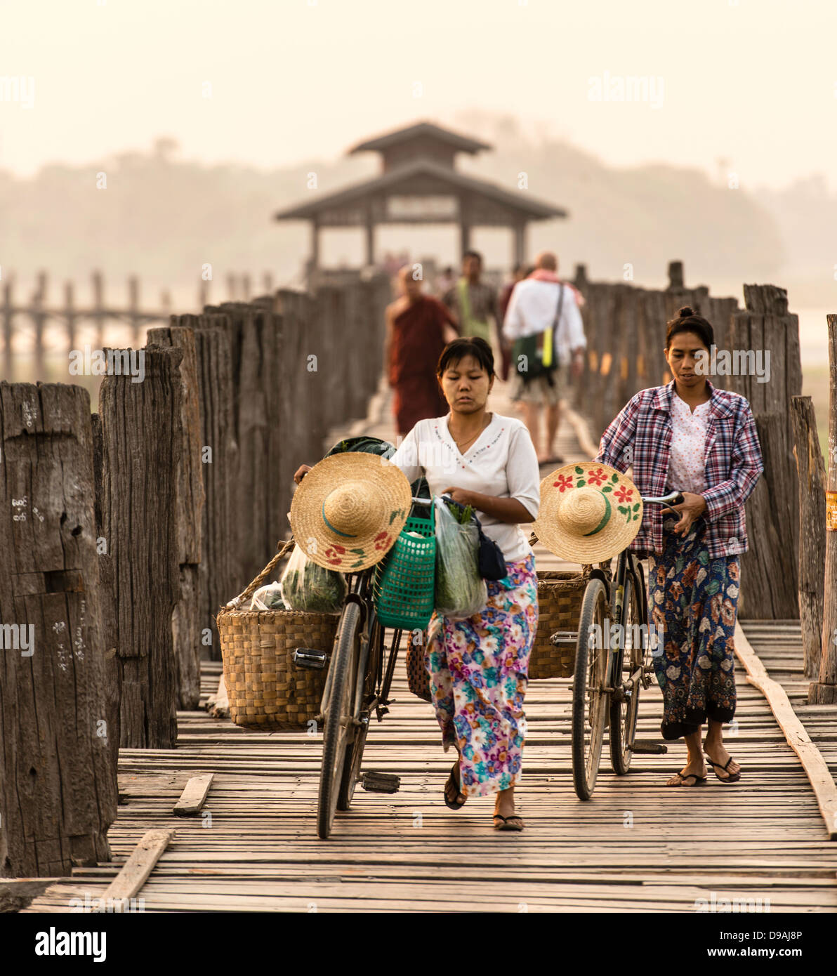 Burma bridge u bein bicycle hi-res stock photography and images - Alamy