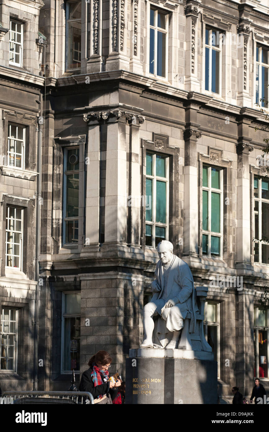 A statue of a dean in Parliament square in the grounds of Trinity ...