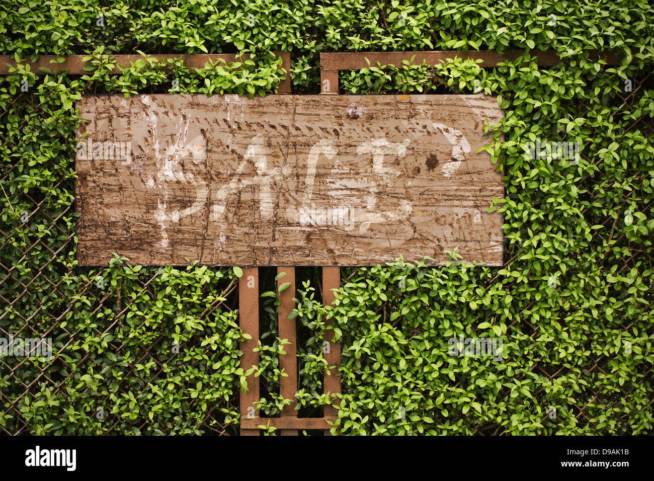 Real estate advertisement fence hi-res stock photography and images - Alamy