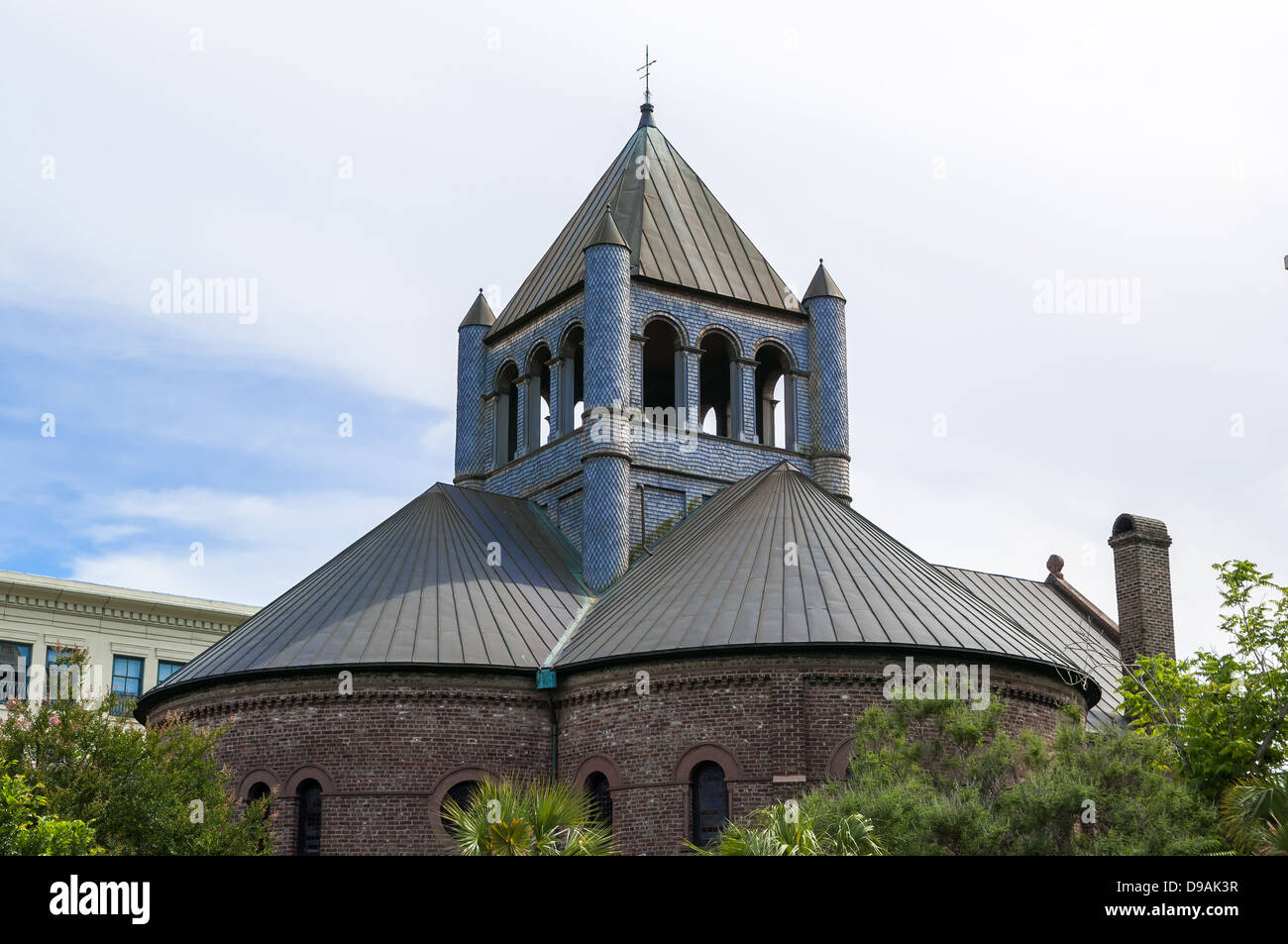 Circular congregational church hi-res stock photography and images - Alamy