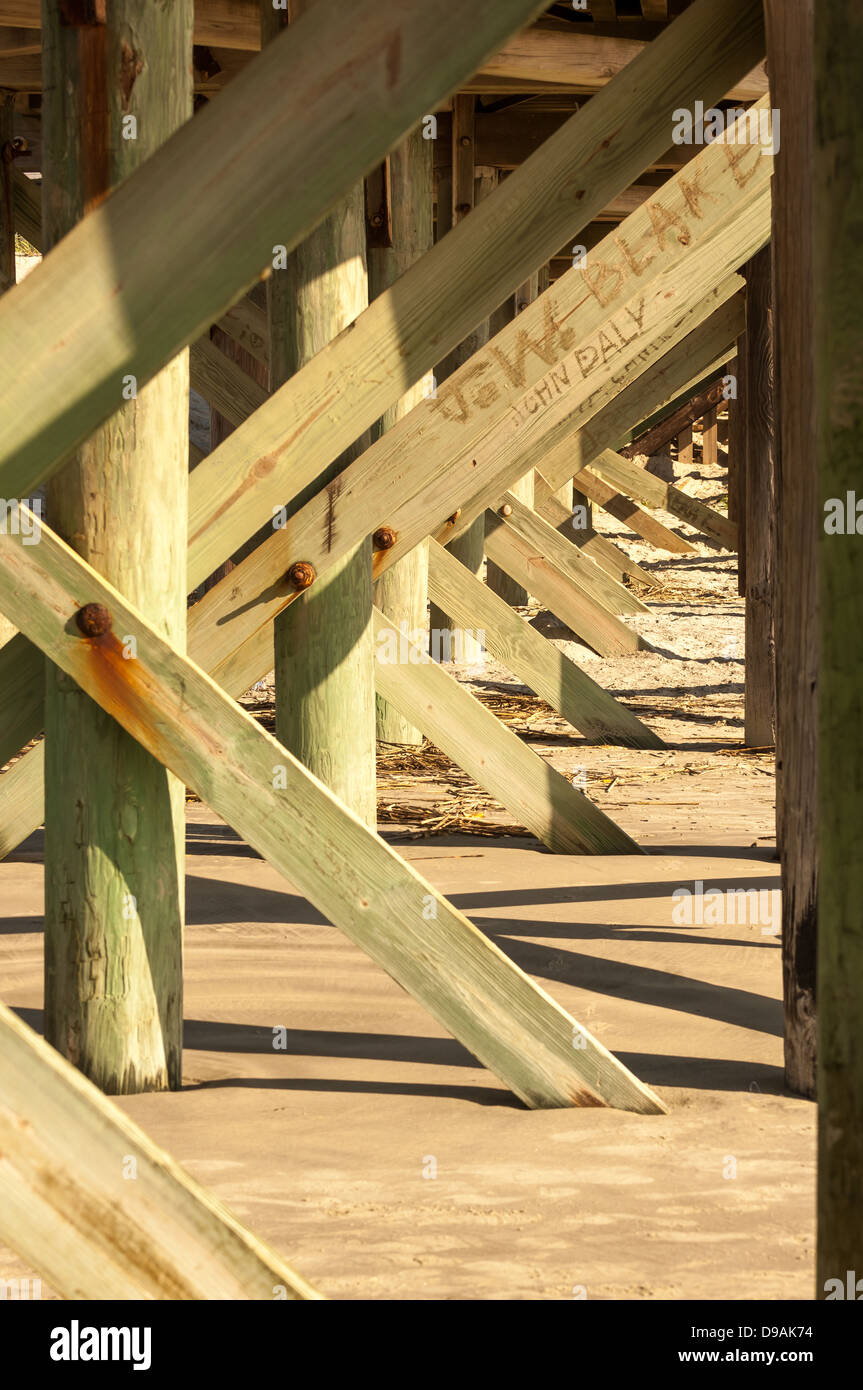 Detailed views of support structure for a boardwalk Stock Photo - Alamy