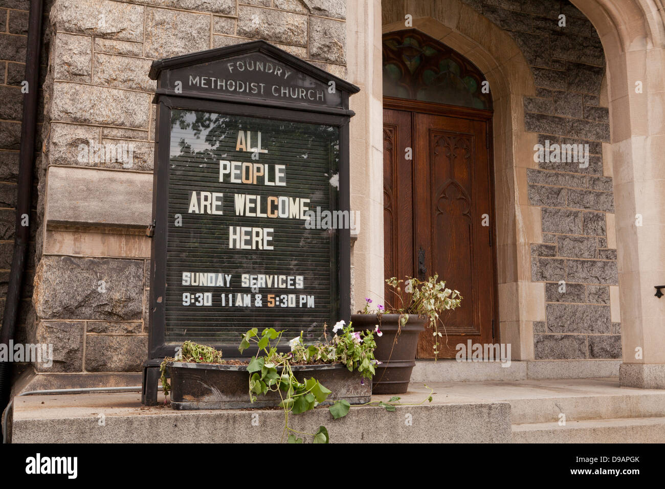 All people welcome church sign Stock Photo - Alamy