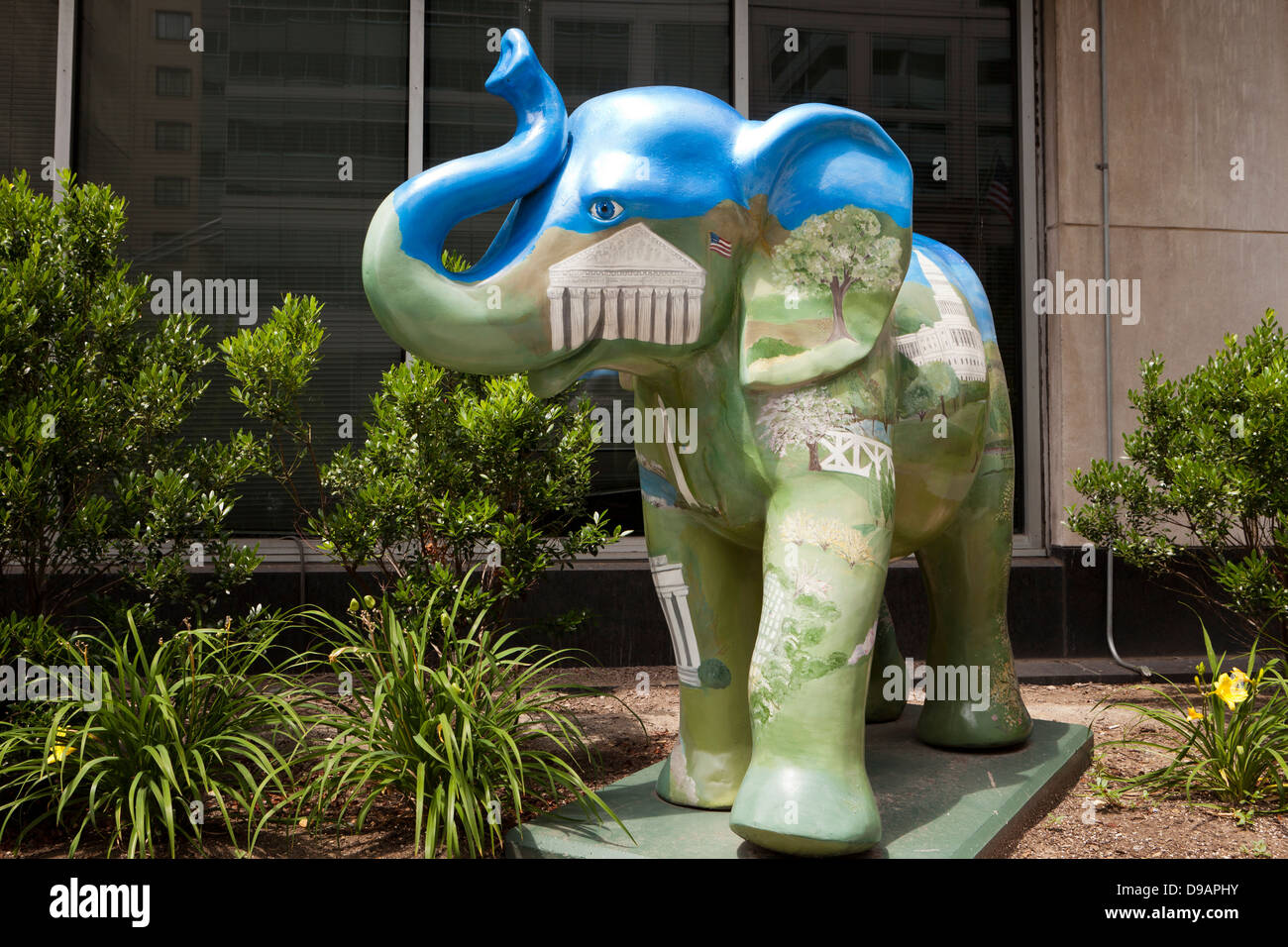 Elephant sculpture hi-res stock photography and images - Alamy