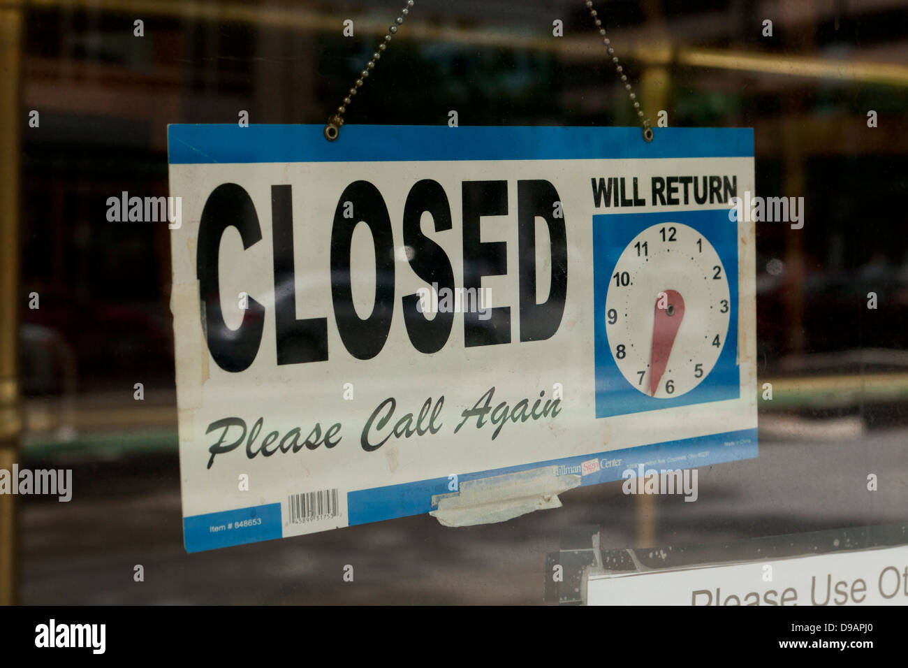Hanging closed sign in window - USA Stock Photo - Alamy