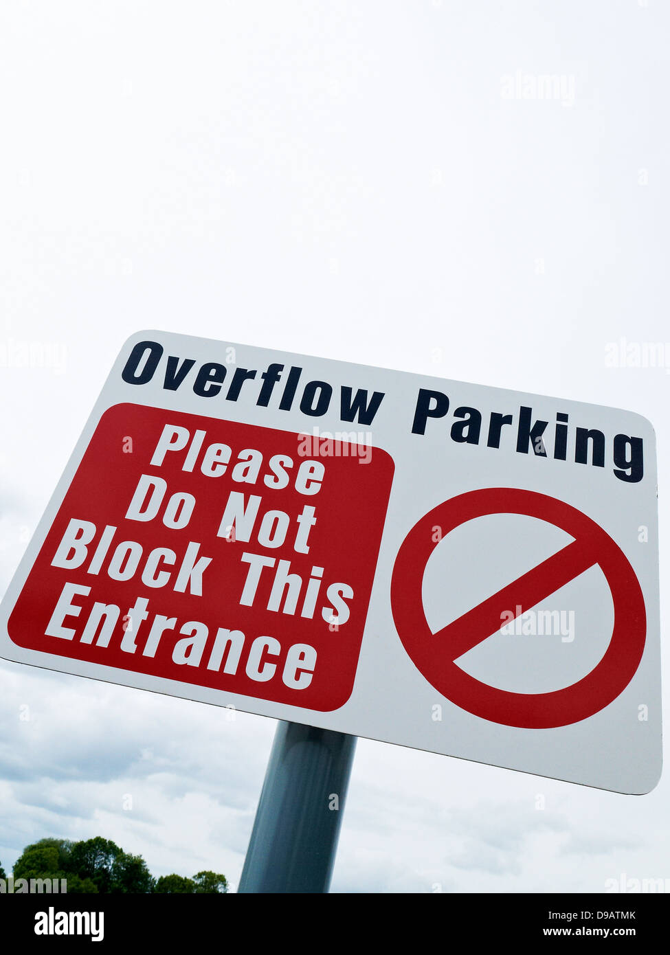 Overflow parking sign uk hi-res stock photography and images - Alamy