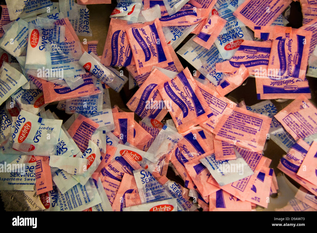 Pink sugar packets hi-res stock photography and images - Alamy
