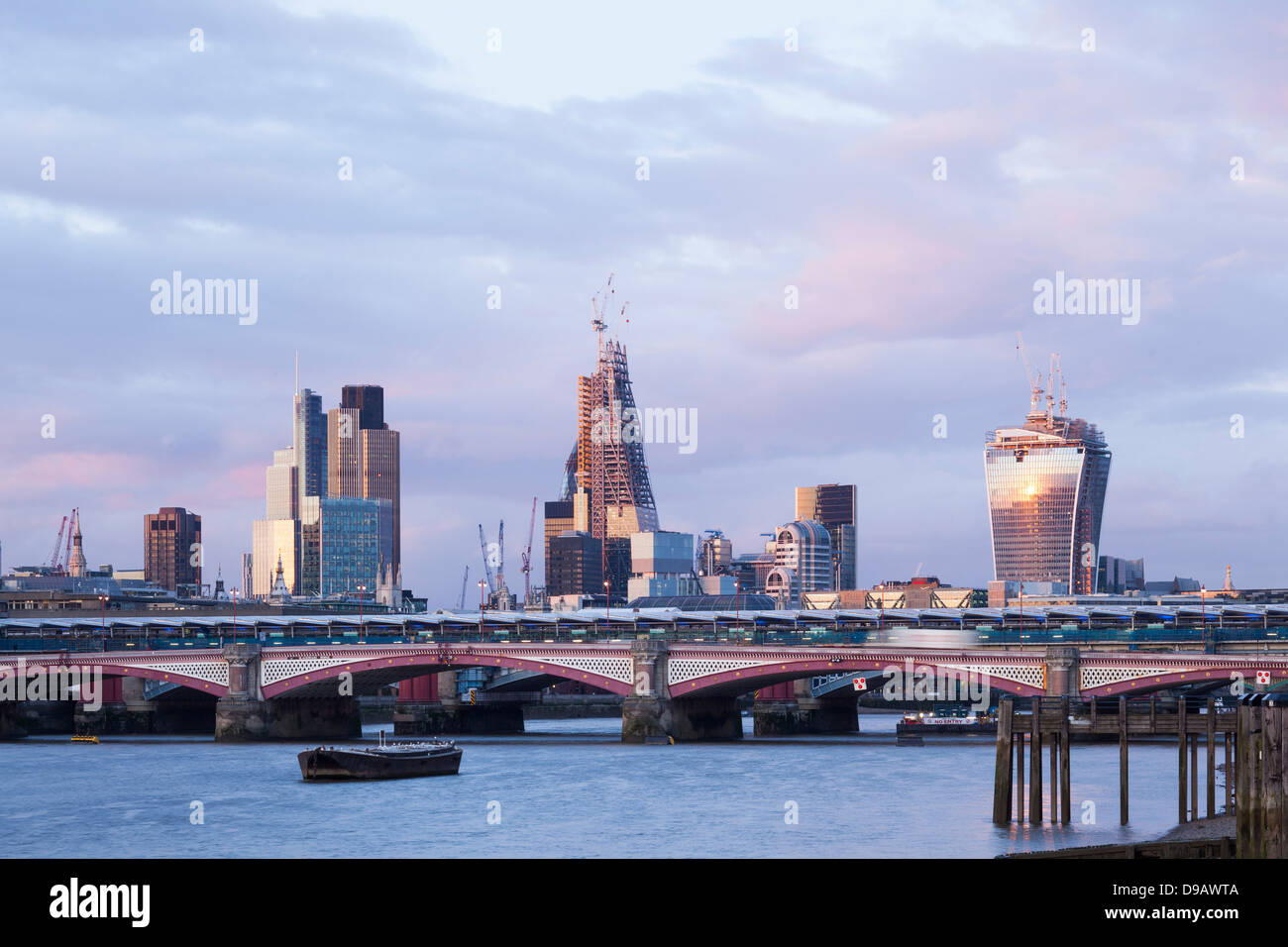 Thames view hi-res stock photography and images - Alamy