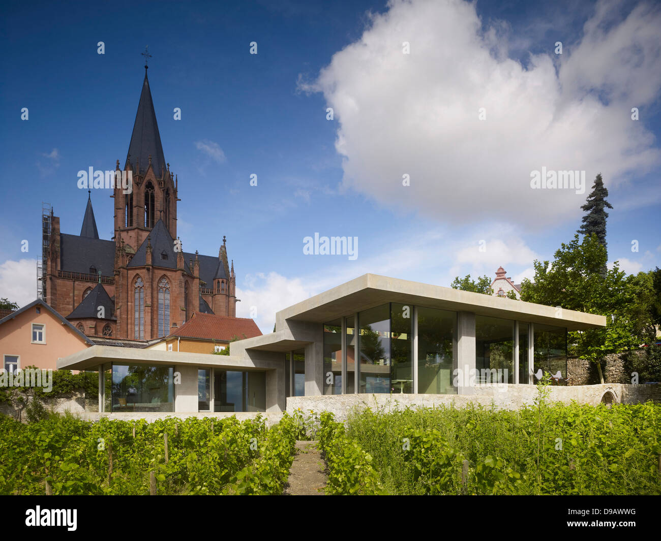 Wohnhaus in Oppenheim, Oppenheim, Germany. Architect: trint + kreuder ...