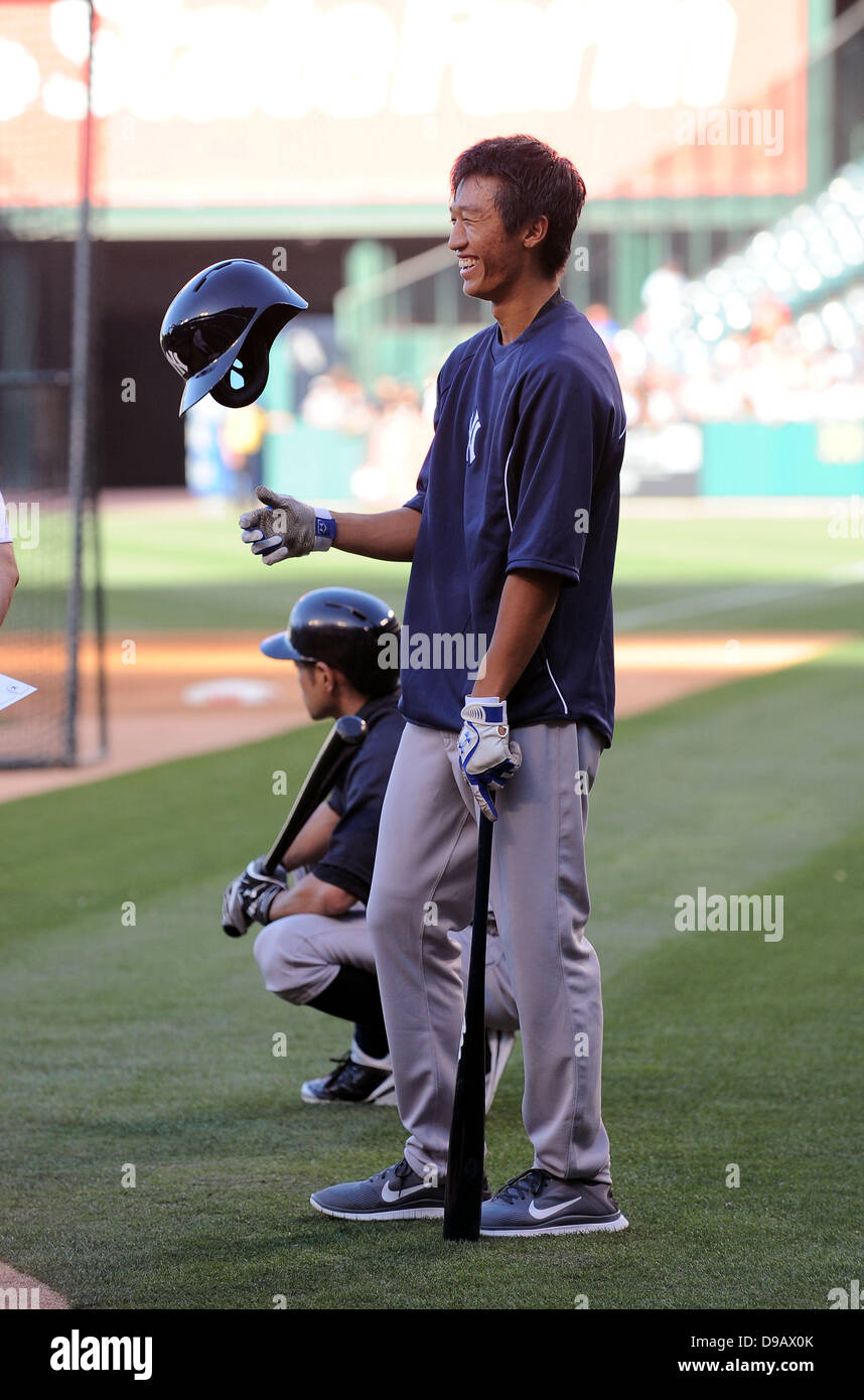 (T-B) Gosuke Kato, Ichiro Suzuki (Yankees), JUNE 14, 2013 - MLB : New ...