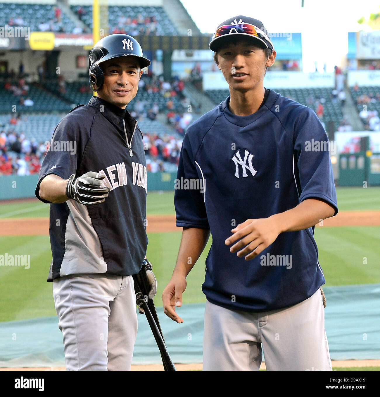 (L-R) Ichiro Suzuki (Yankees), Gosuke Kato, JUNE 14, 2013 - MLB ...