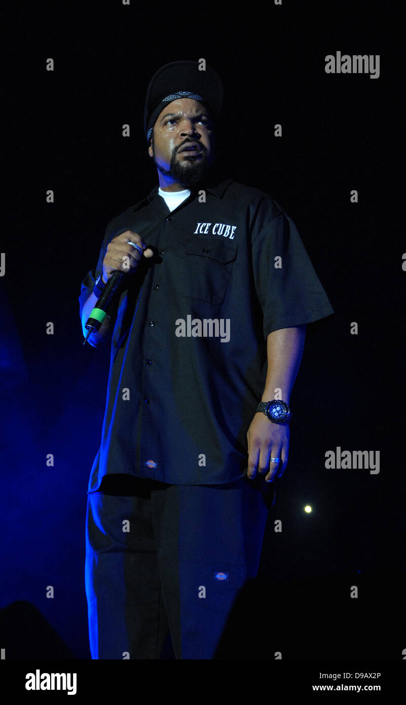 Jun 15, 2013 - Portsmouth, Virginia, U.S. - Rapper ICE CUBE aka O'SHEA ...