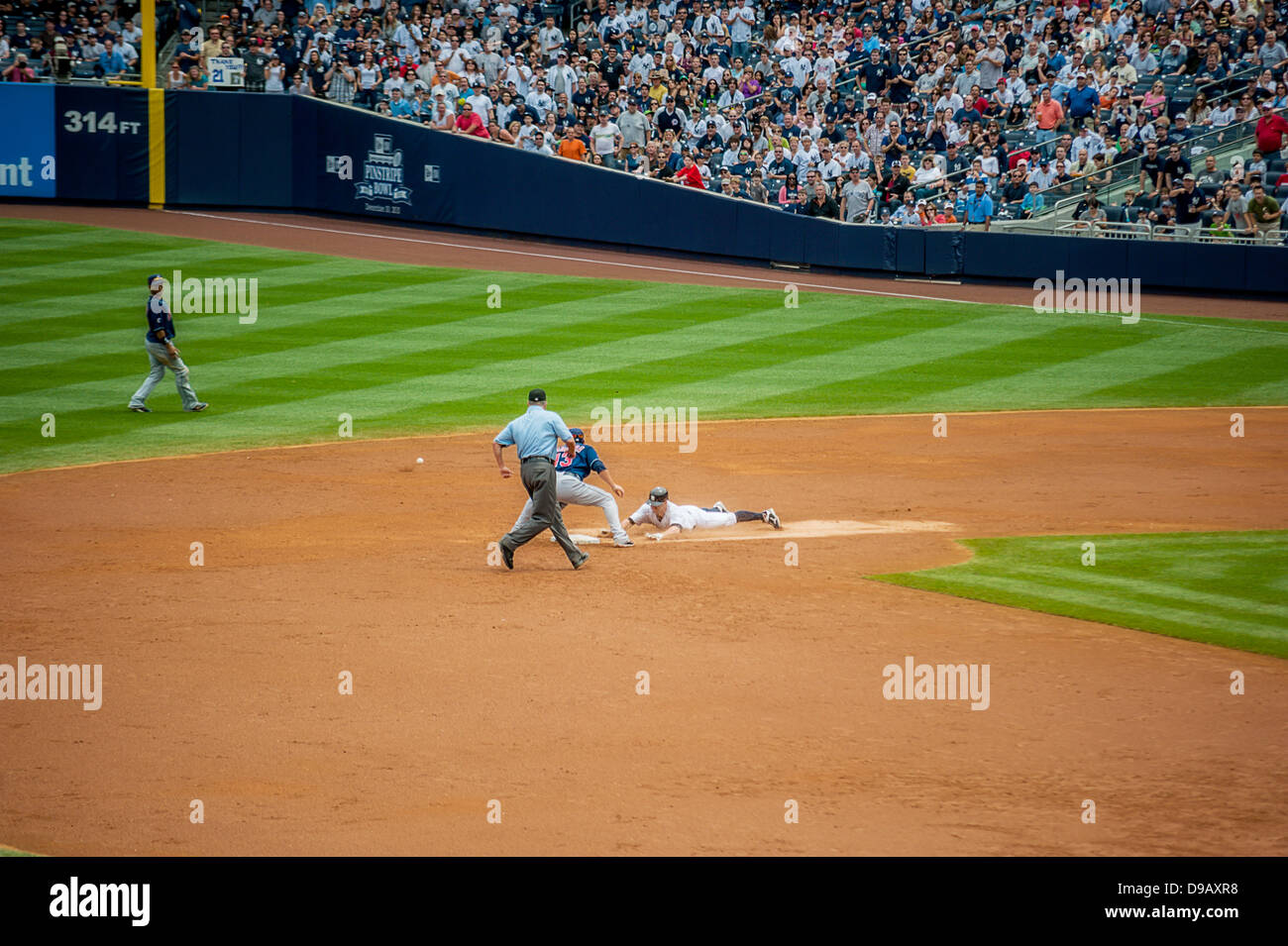 The New York Yankees playing at their home ground Stock Photo - Alamy