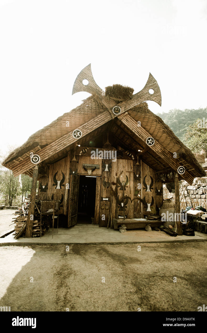 Tribal hut india hi-res stock photography and images - Alamy