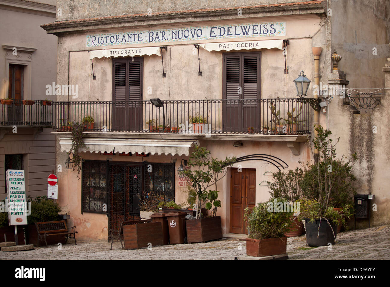 Piazza umberto i hi-res stock photography and images - Alamy