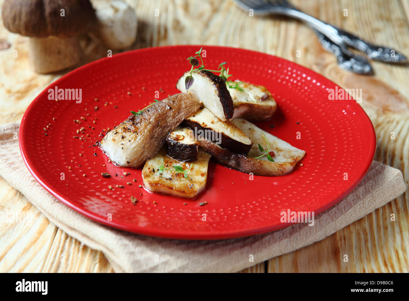 Cooked cep mushrooms hi-res stock photography and images - Alamy