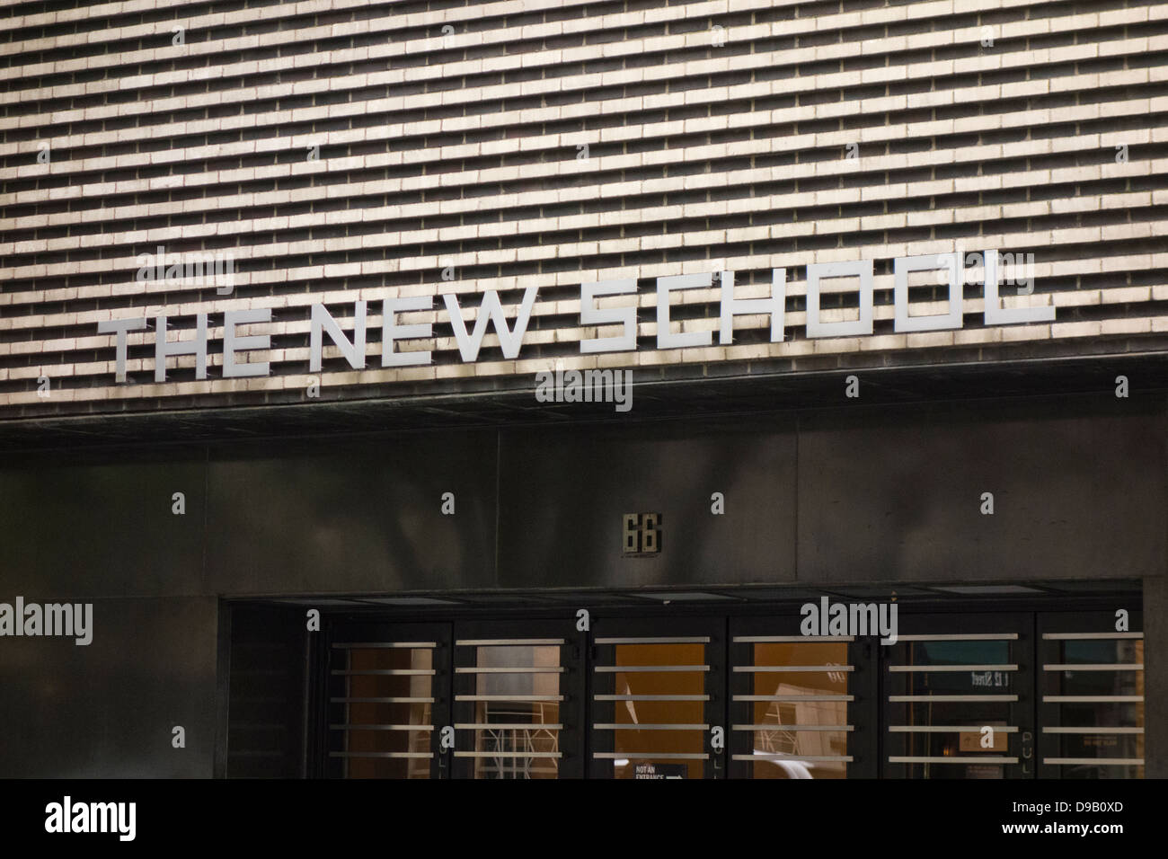 School building exterior hi-res stock photography and images - Alamy
