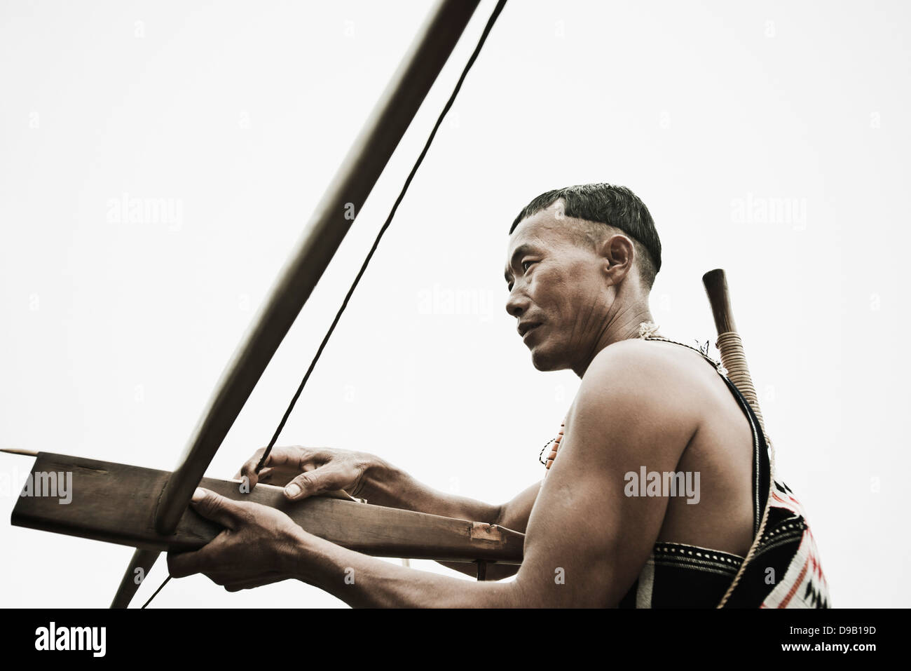 India tribal bow hi-res stock photography and images - Alamy