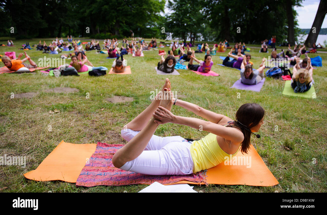 Yogafig hi-res stock photography and images - Alamy