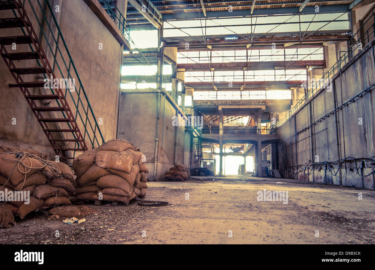 Derelict disused factory hi-res stock photography and images - Alamy